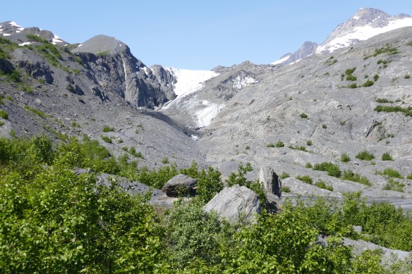 Glaciers and waterfalls in Valdez | Liv2RV